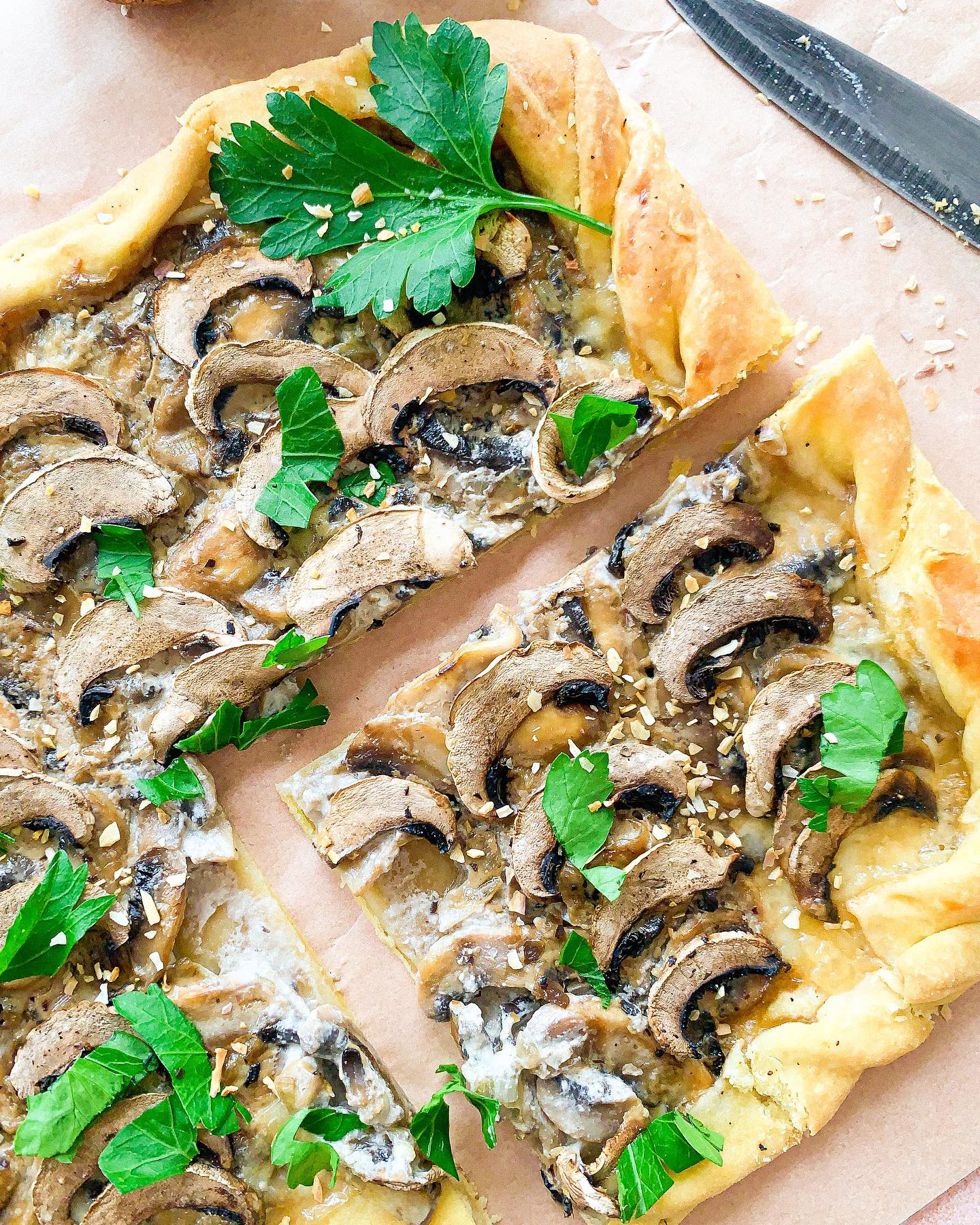 Tarte fine aux champignons et gorgonzola - Unepausehealthyf